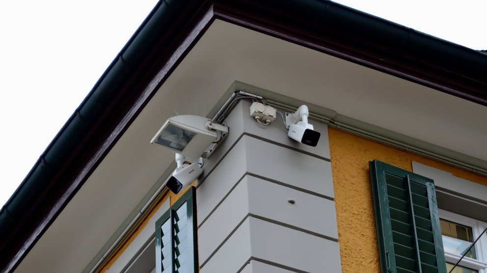 A future-proof, cost-effective mobile parking guidance system with ...